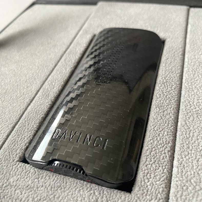 DaVinci IQ2 Carbon Fiber (Limited Edition) - Cannabis Vape Reviews